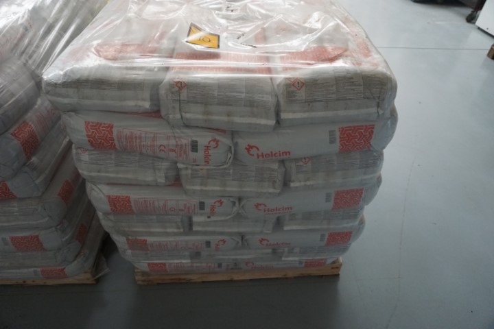 Lot 10: 1 palette de 64 sacs 25kg Ciment Holcim - Trans Executive